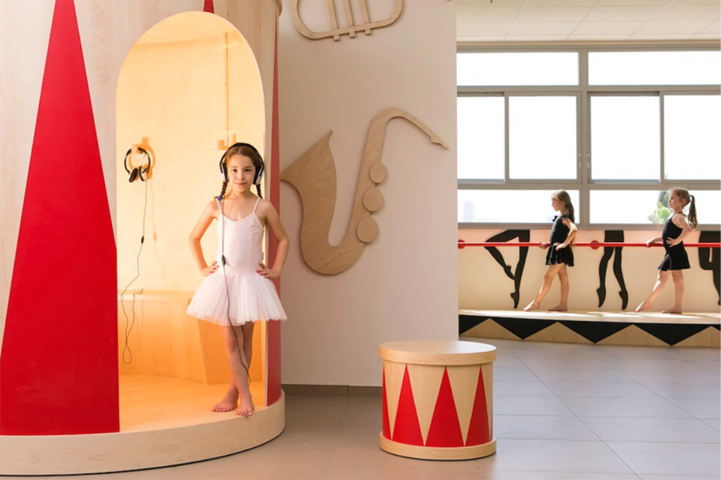 Interiores que inspiran a los aprendices más pequeños. - Simo Espacios